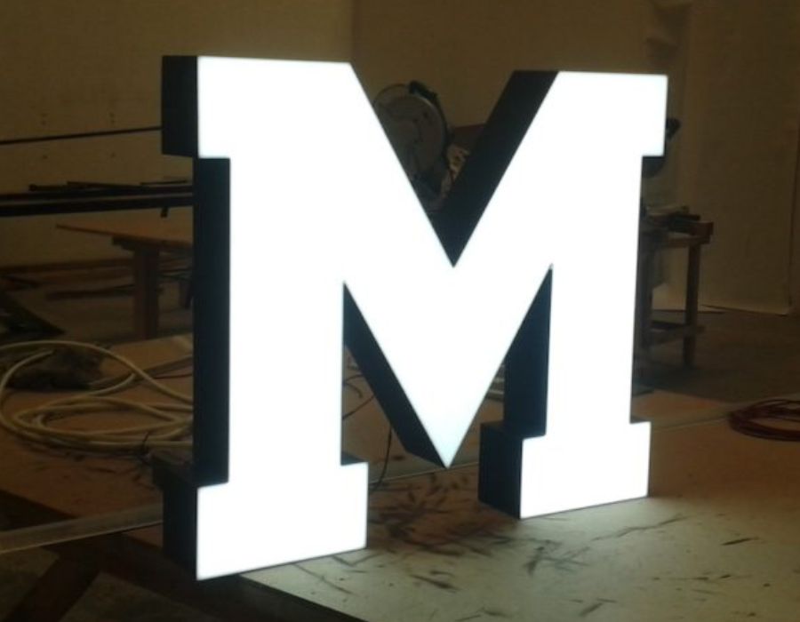 Frontlit 3D Signage Companies in Dubai, UAE | Deluxe Printing