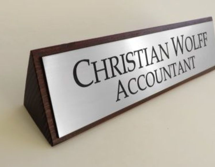 Table Top Plates / Sign in Dubai, UAE | Deluxe Printing